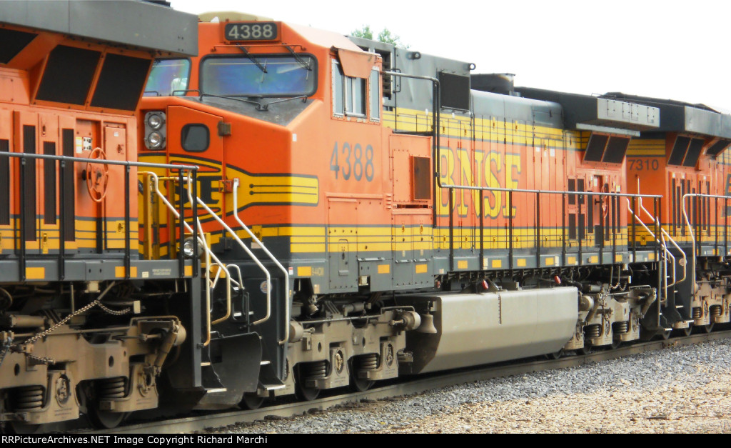 BNSF 4388